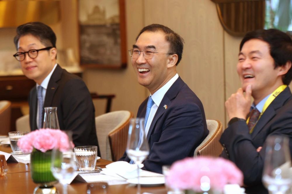 Ambassador Lee visits Mirae Asset India in Mumbai, discusses financial ...